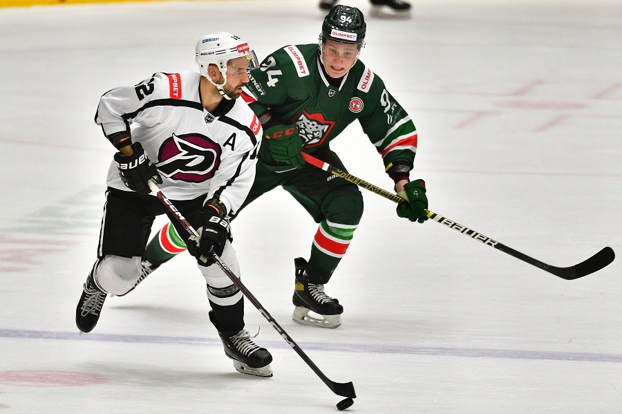 Всероссийская хоккейная лига - «Мы не из этого автобуса еще пока ...